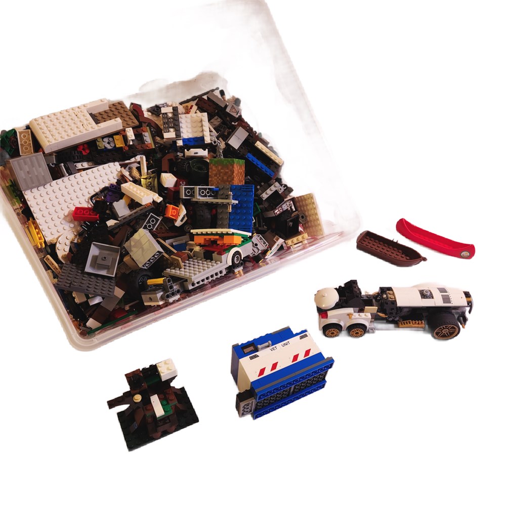 Great Lakes VNTG - Tupperware Full Of Lego