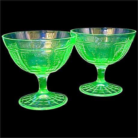 Great Lakes VNTG - Vintage Anchor Hocking "Princess Green" UV Reactive Sherbet/Champagne Glasses