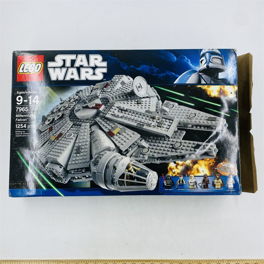 Great Lakes VNTG - Lego 7965 Star Wars Milennium Falcon in Box