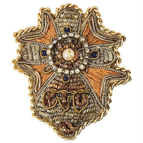 Great Lakes VNTG - Signed Vintage DOMAR Hand Embroidered Crest Brooch